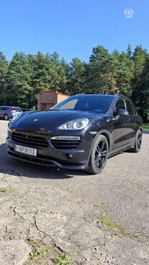Black Porsche Cayenne 2010 in Klaipeda, with an engine capacity of 2.97 L and mileage of 280 thousand km for 14900 €, photo 16 on AUTOMOTO.COM.LV