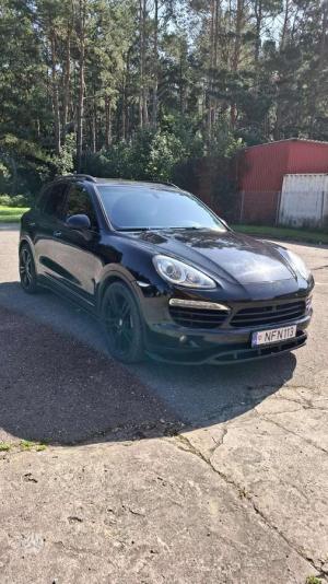 Black Porsche Cayenne 2010 in Klaipeda, with an engine capacity of 2.97 L and mileage of 280 thousand km for 14900 €, photo 17 on AUTOMOTO.COM.LV