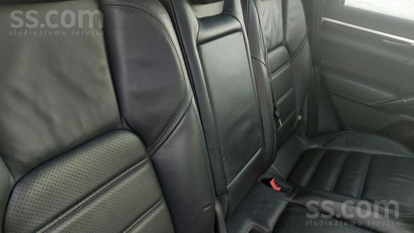 Black Porsche Cayenne 2010 in Riga, with an engine capacity of 3.00 L and mileage of 211 thousand km for 16450 €, photo 8 on AUTOMOTO.COM.LV