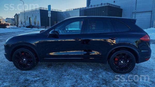 Black Porsche Cayenne 2010 in Riga, with an engine capacity of 3.00 L and mileage of 211 thousand km for 16450 €, photo 10 on AUTOMOTO.COM.LV