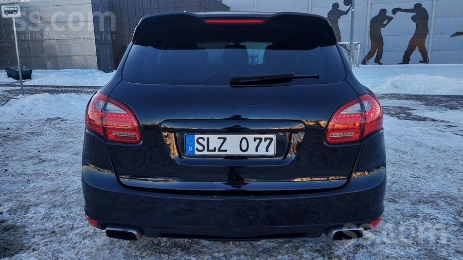 Black Porsche Cayenne 2010 in Riga, with an engine capacity of 3.00 L and mileage of 211 thousand km for 16450 €, photo 14 on AUTOMOTO.COM.LV