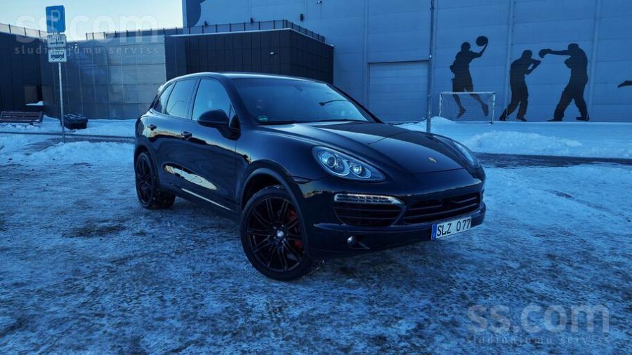 Black Porsche Cayenne 2010 in Riga, with an engine capacity of 3.00 L and mileage of 211 thousand km for 16450 €, photo 17 on AUTOMOTO.COM.LV