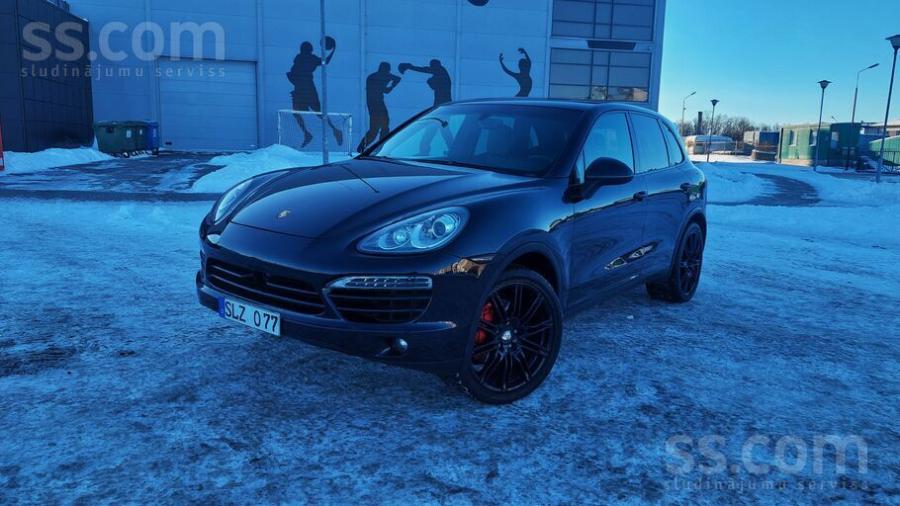 Black Porsche Cayenne 2010 in Riga, with an engine capacity of 3.00 L and mileage of 211 thousand km for 16450 €, photo 18 on AUTOMOTO.COM.LV