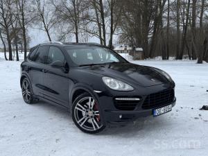 Melns Porsche Cayenne 2010 Rīga, ar dzinēja tilpumu 4.80 L un nobraukumu 0 tūkst. km par 13500 €, foto 2 vietnē AUTOMOTO.COM.LV
