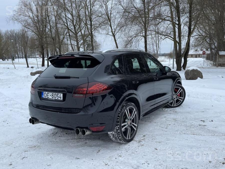 Melns Porsche Cayenne 2010 Rīga, ar dzinēja tilpumu 4.80 L un nobraukumu 0 tūkst. km par 13500 €, foto 4 vietnē AUTOMOTO.COM.LV