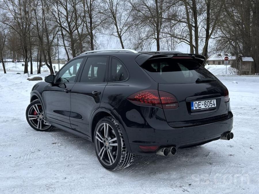 Melns Porsche Cayenne 2010 Rīga, ar dzinēja tilpumu 4.80 L un nobraukumu 0 tūkst. km par 13500 €, foto 5 vietnē AUTOMOTO.COM.LV