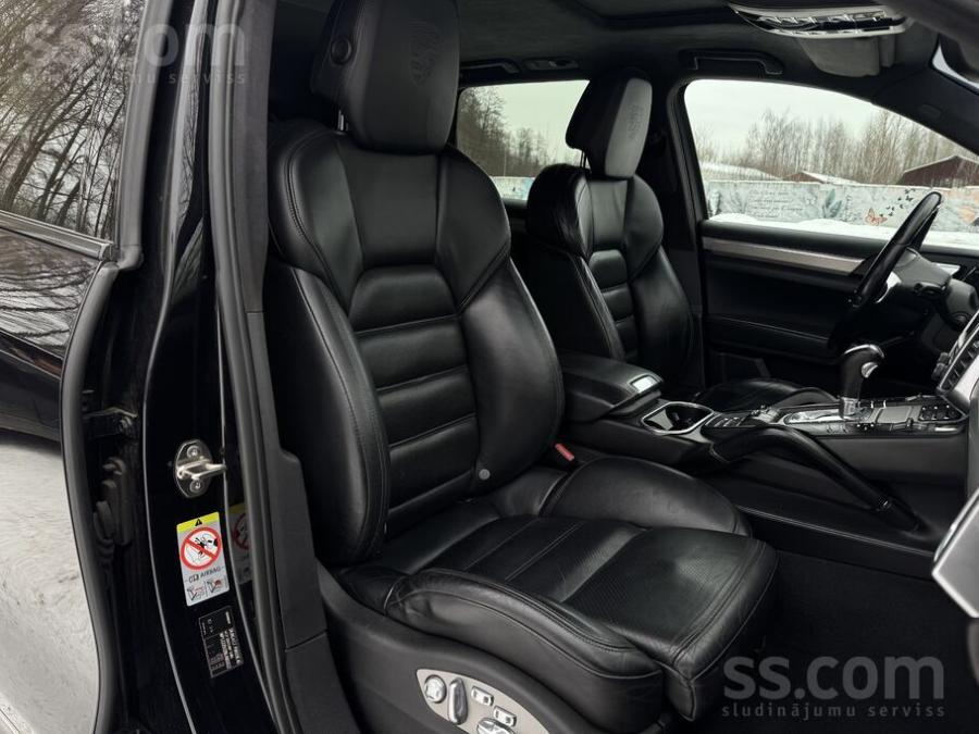 Melns Porsche Cayenne 2010 Rīga, ar dzinēja tilpumu 4.80 L un nobraukumu 0 tūkst. km par 13500 €, foto 9 vietnē AUTOMOTO.COM.LV