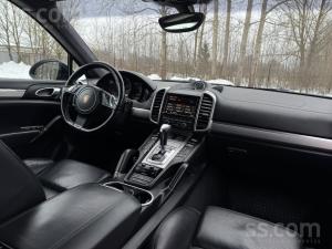 Melns Porsche Cayenne 2010 Rīga, ar dzinēja tilpumu 4.80 L un nobraukumu 0 tūkst. km par 13500 €, foto 10 vietnē AUTOMOTO.COM.LV