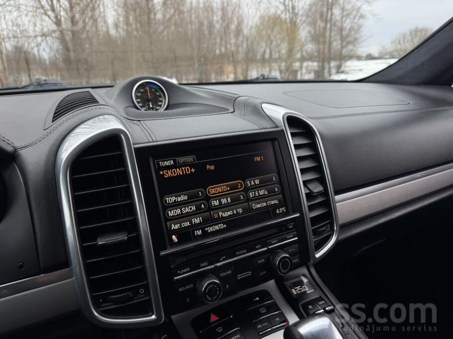 Melns Porsche Cayenne 2010 Rīga, ar dzinēja tilpumu 4.80 L un nobraukumu 0 tūkst. km par 13500 €, foto 13 vietnē AUTOMOTO.COM.LV