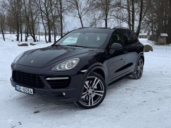 Melns Porsche Cayenne 2010 Rīga, ar dzinēja tilpumu 4.81 L un nobraukumu 220 tūkst. km par 13500 €, foto 1 vietnē AUTOMOTO.COM.LV