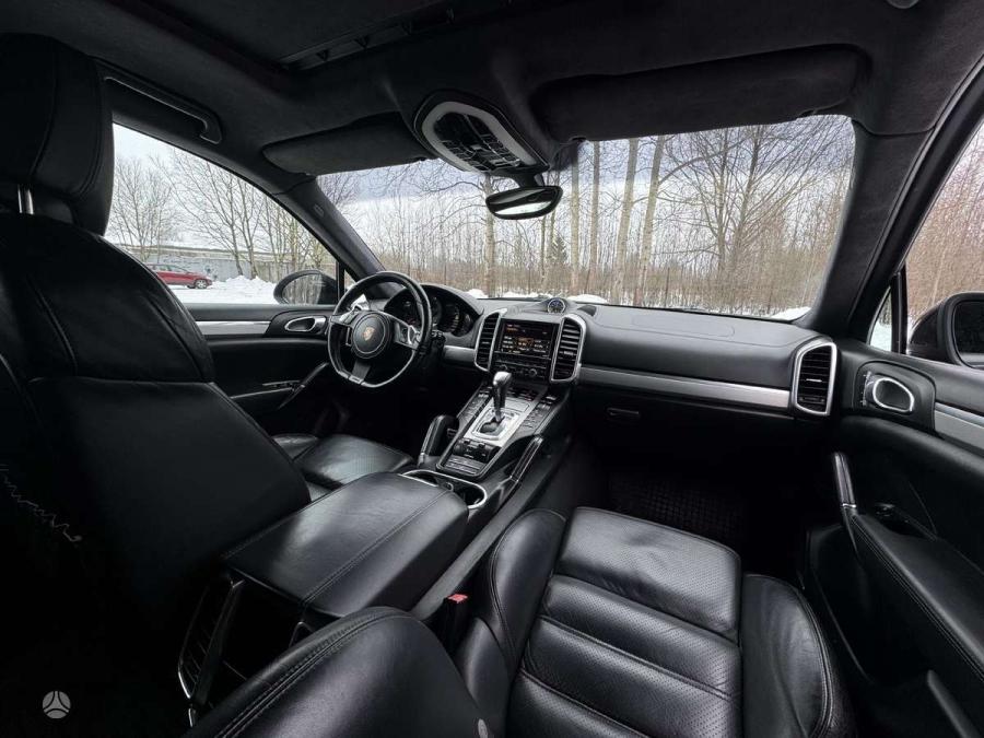 Melns Porsche Cayenne 2010 Rīga, ar dzinēja tilpumu 4.81 L un nobraukumu 220 tūkst. km par 13500 €, foto 10 vietnē AUTOMOTO.COM.LV