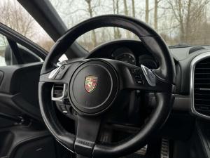 Melns Porsche Cayenne 2010 Rīga, ar dzinēja tilpumu 4.81 L un nobraukumu 220 tūkst. km par 13500 €, foto 15 vietnē AUTOMOTO.COM.LV