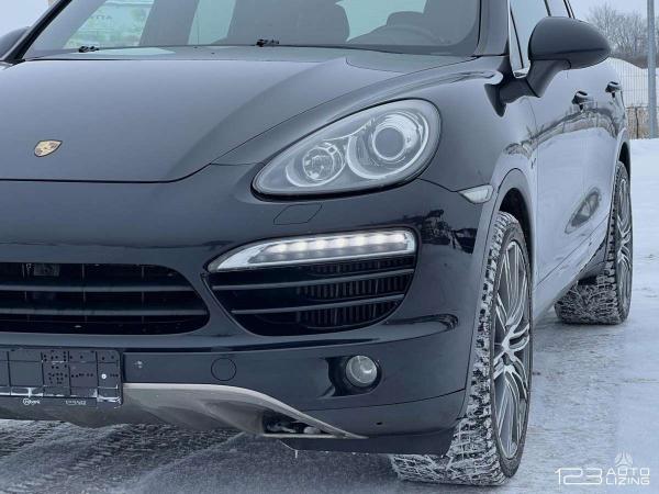 Melns Porsche Cayenne 2010 Tauragė, ar dzinēja tilpumu 3.00 L un nobraukumu 322 tūkst. km par 13350 €, foto 3 vietnē AUTOMOTO.COM.LV