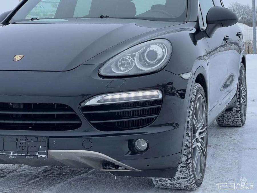 Melns Porsche Cayenne 2010 Tauragė, ar dzinēja tilpumu 3.00 L un nobraukumu 322 tūkst. km par 13350 €, foto 3 vietnē AUTOMOTO.COM.LV