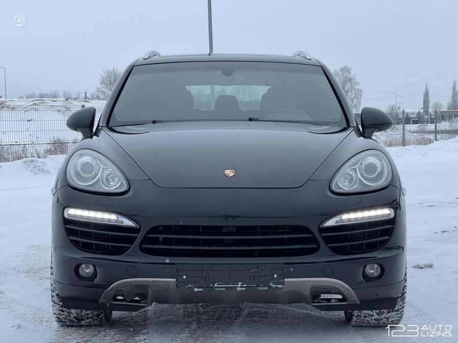 Melns Porsche Cayenne 2010 Tauragė, ar dzinēja tilpumu 3.00 L un nobraukumu 322 tūkst. km par 13350 €, foto 4 vietnē AUTOMOTO.COM.LV