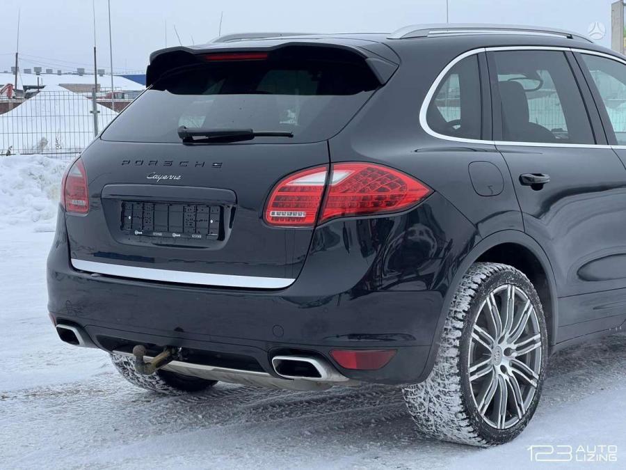Melns Porsche Cayenne 2010 Tauragė, ar dzinēja tilpumu 3.00 L un nobraukumu 322 tūkst. km par 13350 €, foto 8 vietnē AUTOMOTO.COM.LV