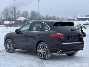 Melns Porsche Cayenne 2010 Tauragė, ar dzinēja tilpumu 3.00 L un nobraukumu 322 tūkst. km par 13350 €, foto 10 vietnē AUTOMOTO.COM.LV
