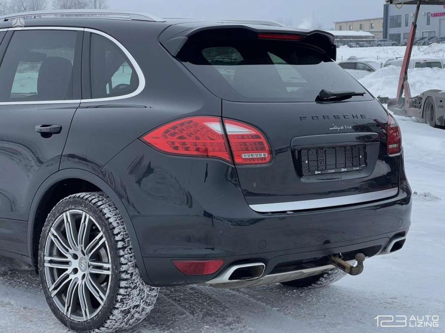 Melns Porsche Cayenne 2010 Tauragė, ar dzinēja tilpumu 3.00 L un nobraukumu 322 tūkst. km par 13350 €, foto 11 vietnē AUTOMOTO.COM.LV