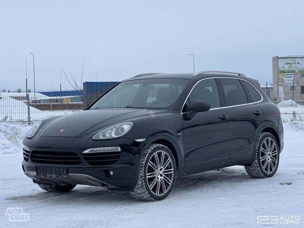 Black Porsche Cayenne 2010 in Taurage, with an engine capacity of 3.00 L and mileage of 322 thousand km for 13350 €, photo 1 on AUTOMOTO.COM.LV