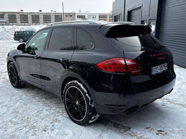Black Porsche Cayenne 2010 in Utena, with an engine capacity of 4.81 L and mileage of 241 thousand km for 9990 €, photo 2 on AUTOMOTO.COM.LV