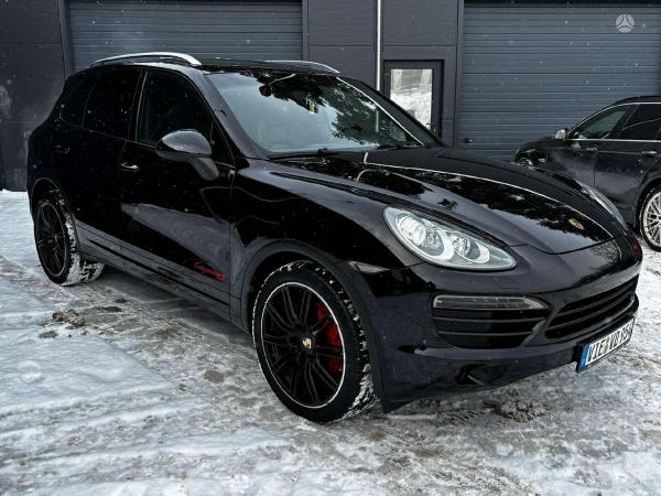 Black Porsche Cayenne 2010 in Utena, with an engine capacity of 4.81 L and mileage of 241 thousand km for 9990 €, photo 3 on AUTOMOTO.COM.LV