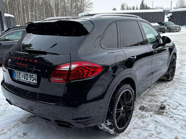 Black Porsche Cayenne 2010 in Utena, with an engine capacity of 4.81 L and mileage of 241 thousand km for 9990 €, photo 4 on AUTOMOTO.COM.LV