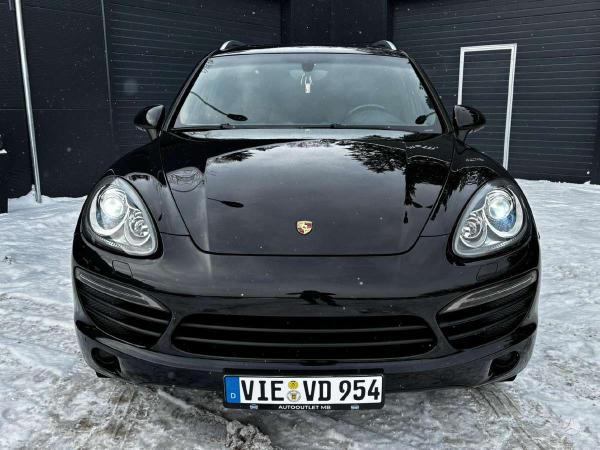 Black Porsche Cayenne 2010 in Utena, with an engine capacity of 4.81 L and mileage of 241 thousand km for 9990 €, photo 5 on AUTOMOTO.COM.LV
