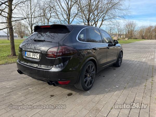 Black Porsche Cayenne 2010 in Tallinn, with an engine capacity of 4.80 L and mileage of 0 thousand km for 15900 €, photo 3 on AUTOMOTO.COM.LV