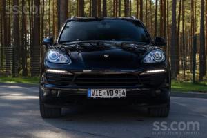 Melns Porsche Cayenne 2010 Rīga, ar dzinēja tilpumu 4.80 L un nobraukumu 241 tūkst. km par 14500 €, foto  vietnē AUTOMOTO.COM.LV