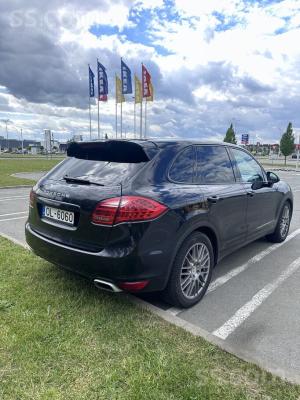 Melns Porsche Cayenne 2010 Rīga, ar dzinēja tilpumu 3.00 L un nobraukumu 239 tūkst. km par 14900 €, foto 4 vietnē AUTOMOTO.COM.LV