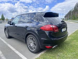 Melns Porsche Cayenne 2010 Rīga, ar dzinēja tilpumu 3.00 L un nobraukumu 239 tūkst. km par 14900 €, foto 5 vietnē AUTOMOTO.COM.LV