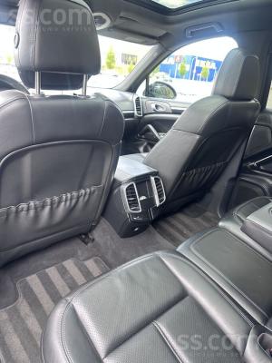 Melns Porsche Cayenne 2010 Rīga, ar dzinēja tilpumu 3.00 L un nobraukumu 239 tūkst. km par 14900 €, foto 9 vietnē AUTOMOTO.COM.LV