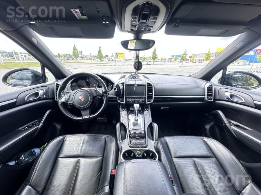 Melns Porsche Cayenne 2010 Rīga, ar dzinēja tilpumu 3.00 L un nobraukumu 239 tūkst. km par 14900 €, foto 10 vietnē AUTOMOTO.COM.LV