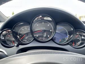 Melns Porsche Cayenne 2010 Rīga, ar dzinēja tilpumu 3.00 L un nobraukumu 239 tūkst. km par 14900 €, foto 13 vietnē AUTOMOTO.COM.LV