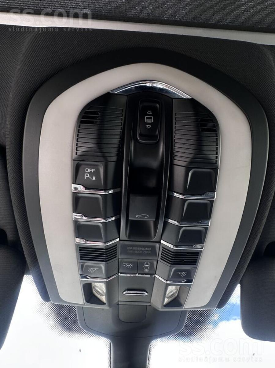 Melns Porsche Cayenne 2010 Rīga, ar dzinēja tilpumu 3.00 L un nobraukumu 239 tūkst. km par 14900 €, foto 14 vietnē AUTOMOTO.COM.LV