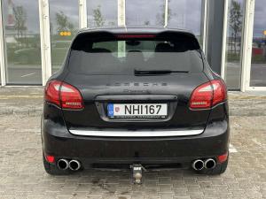 Black Porsche Cayenne 2010 in Vilnius, with an engine capacity of 4.81 L and mileage of 229 thousand km for 9300 €, photo 6 on AUTOMOTO.COM.LV