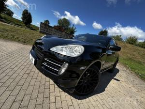 Melns Porsche Cayenne 2010 Daugavpils, ar dzinēja tilpumu 3.00 L un nobraukumu 255 tūkst. km par 12500 €, foto  vietnē AUTOMOTO.COM.LV
