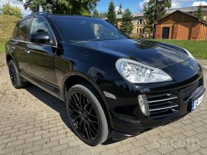 Melns Porsche Cayenne 2010 Daugavpils, ar dzinēja tilpumu 3.00 L un nobraukumu 255 tūkst. km par 12500 €, foto 5 vietnē AUTOMOTO.COM.LV