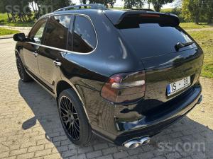 Melns Porsche Cayenne 2010 Daugavpils, ar dzinēja tilpumu 3.00 L un nobraukumu 255 tūkst. km par 12500 €, foto 10 vietnē AUTOMOTO.COM.LV