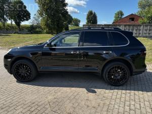 Melns Porsche Cayenne 2010 Daugavpils, ar dzinēja tilpumu 3.00 L un nobraukumu 255 tūkst. km par 12500 €, foto 12 vietnē AUTOMOTO.COM.LV