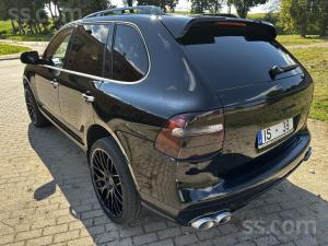 Melns Porsche Cayenne 2010 Daugavpils, ar dzinēja tilpumu 3.00 L un nobraukumu 255 tūkst. km par 12000 €, foto 10 vietnē AUTOMOTO.COM.LV
