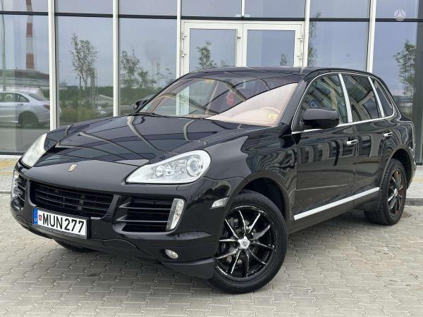 Melns Porsche Cayenne 2010 Viļņa, ar dzinēja tilpumu 2.97 L un nobraukumu 282 tūkst. km par 7300 €, foto 3 vietnē AUTOMOTO.COM.LV