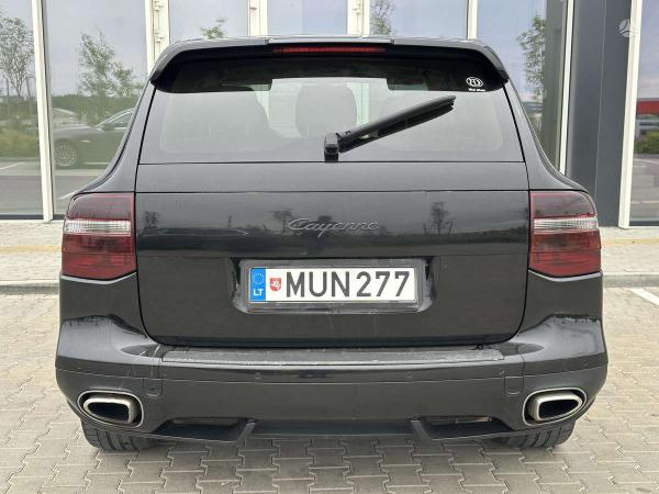 Melns Porsche Cayenne 2010 Viļņa, ar dzinēja tilpumu 2.97 L un nobraukumu 282 tūkst. km par 7300 €, foto 5 vietnē AUTOMOTO.COM.LV