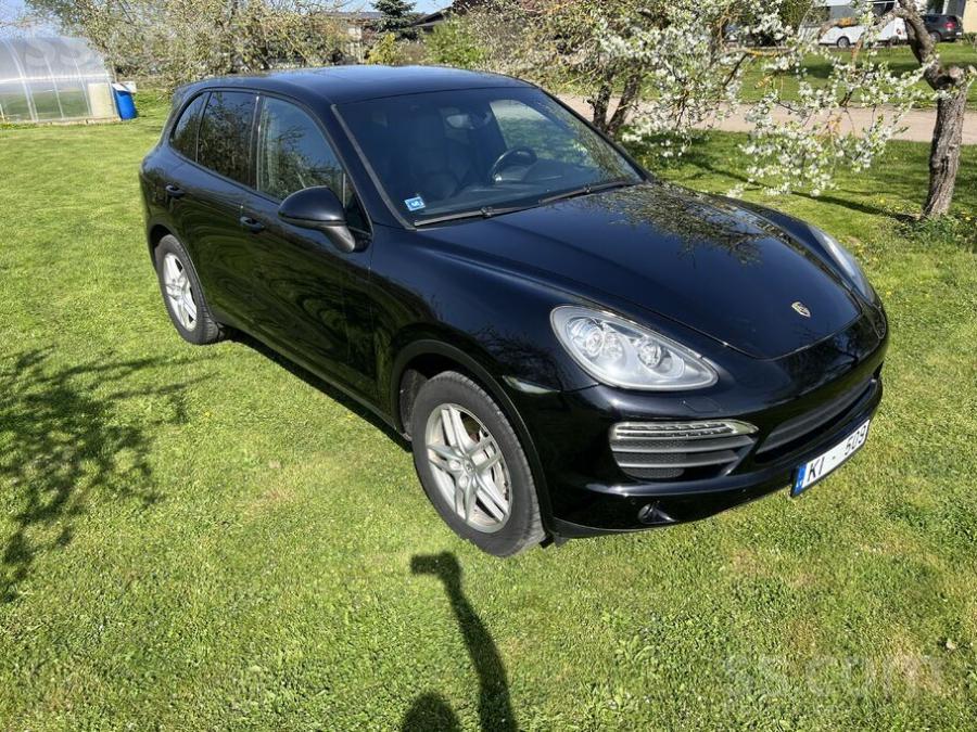 Black Porsche Cayenne 2011 in Dobele, with an engine capacity of 4.80 L and mileage of 161 thousand km for 16300 €, photo 2 on AUTOMOTO.COM.LV
