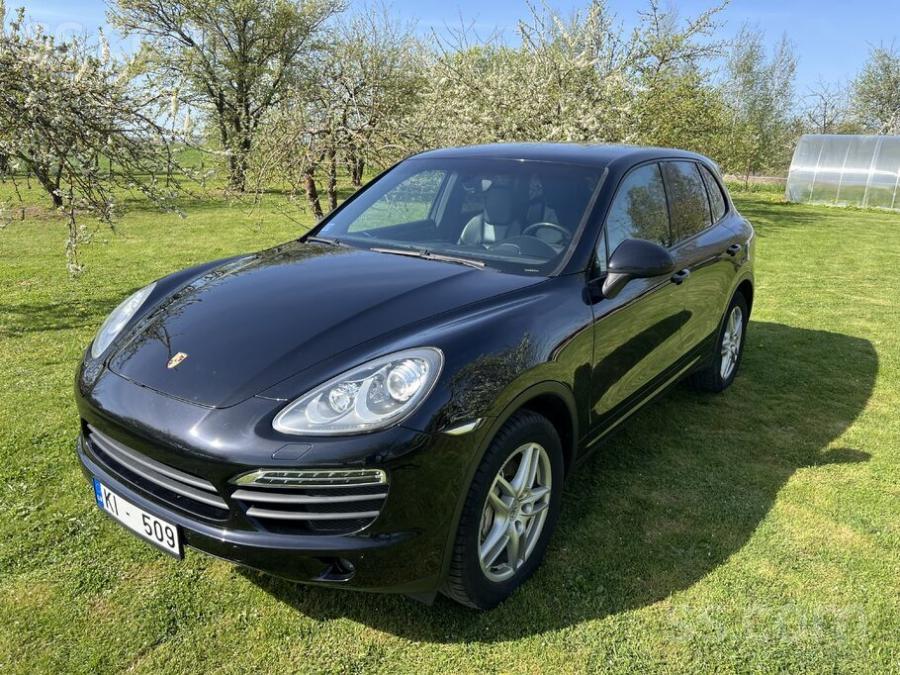 Black Porsche Cayenne 2011 in Dobele, with an engine capacity of 4.80 L and mileage of 161 thousand km for 16300 €, photo 3 on AUTOMOTO.COM.LV