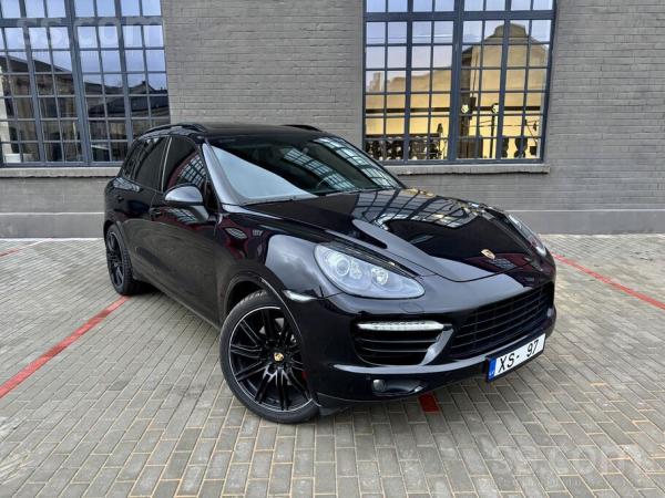 Black Porsche Cayenne 2011 in Riga, with an engine capacity of 4.80 L and mileage of 211 thousand km for 16900 €, photo 2 on AUTOMOTO.COM.LV