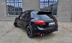 Black Porsche Cayenne 2011 in Riga, with an engine capacity of 4.80 L and mileage of 211 thousand km for 16900 €, photo 3 on AUTOMOTO.COM.LV