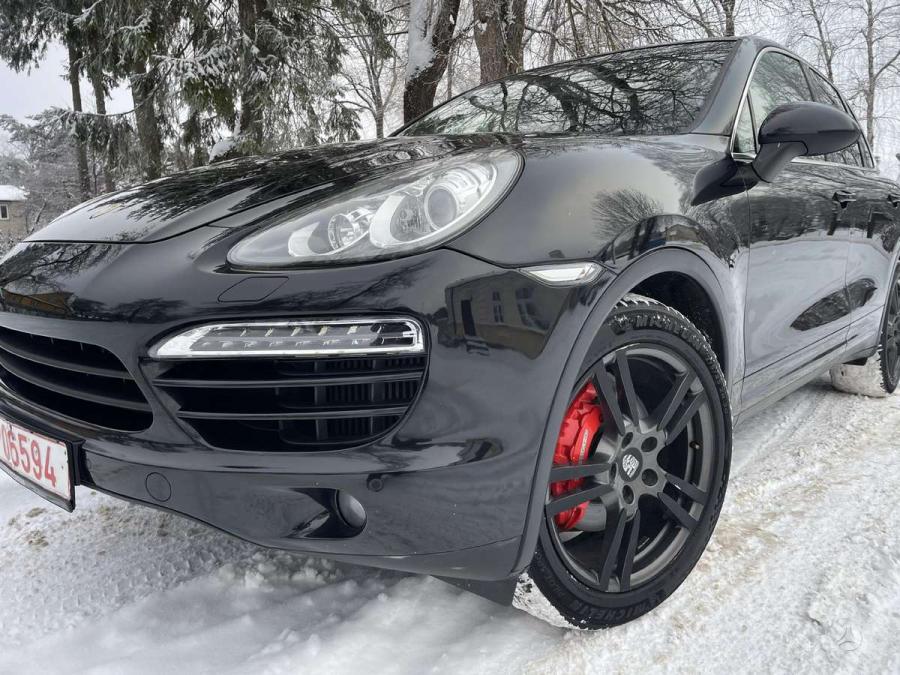 Melns Porsche Cayenne 2011 Utena, ar dzinēja tilpumu 3.00 L un nobraukumu 274 tūkst. km par 14700 €, foto 1 vietnē AUTOMOTO.COM.LV