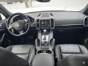 Melns Porsche Cayenne 2011 Utena, ar dzinēja tilpumu 3.00 L un nobraukumu 274 tūkst. km par 14700 €, foto 16 vietnē AUTOMOTO.COM.LV