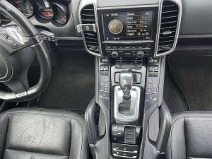 Melns Porsche Cayenne 2011 Utena, ar dzinēja tilpumu 3.00 L un nobraukumu 274 tūkst. km par 14700 €, foto 19 vietnē AUTOMOTO.COM.LV